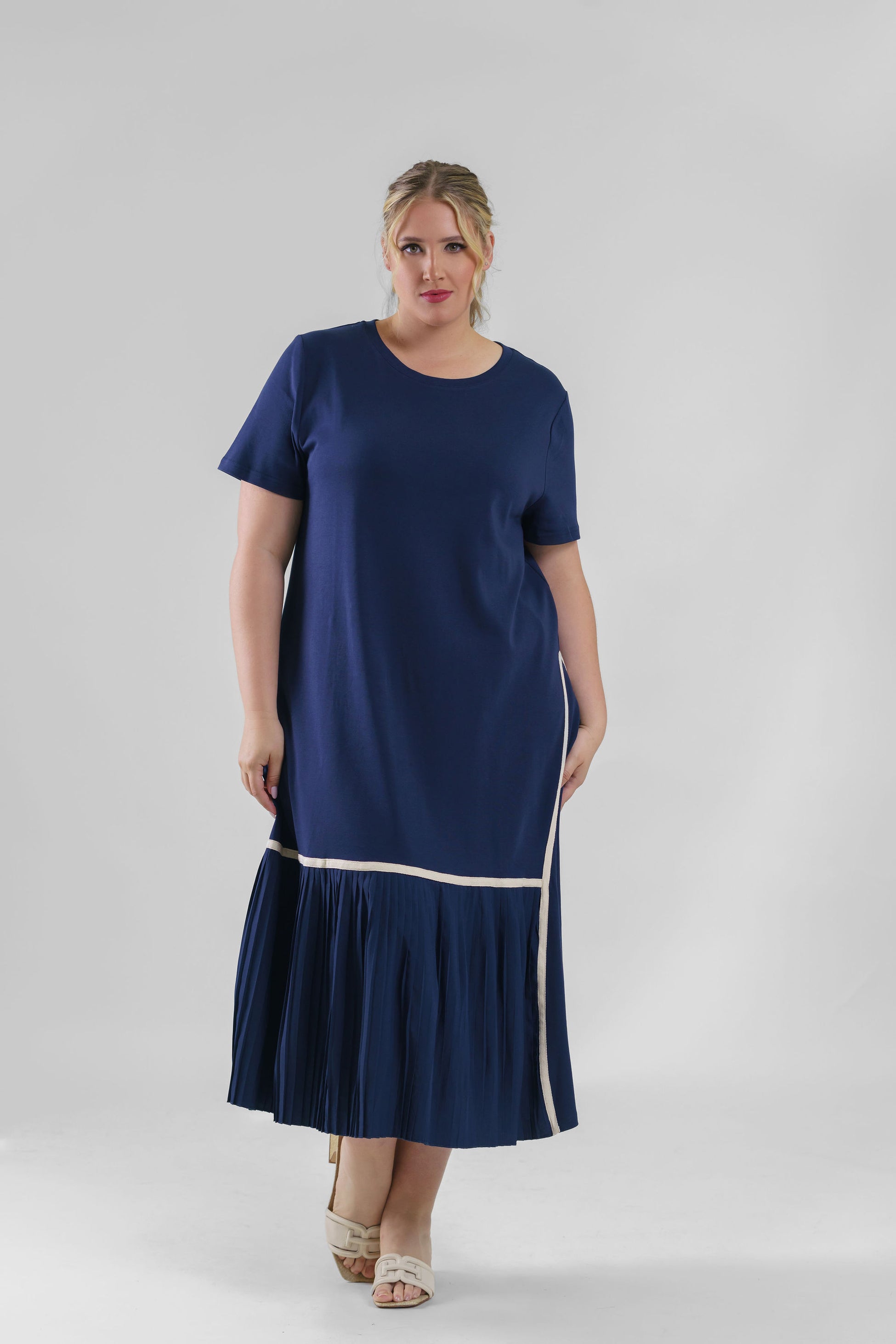 ROWAN POINTE KNIT DRESS WITH PLEATING – AMOUR781